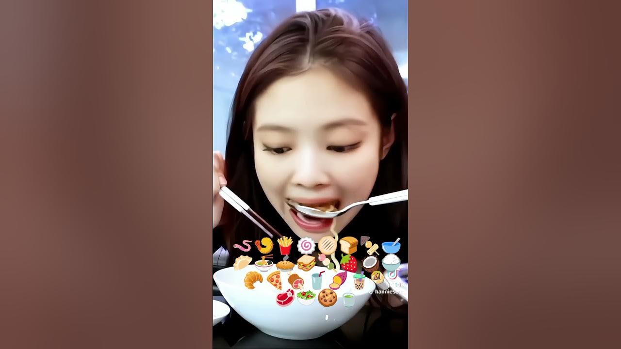 Jennie mukbang ☃️ - YouTube