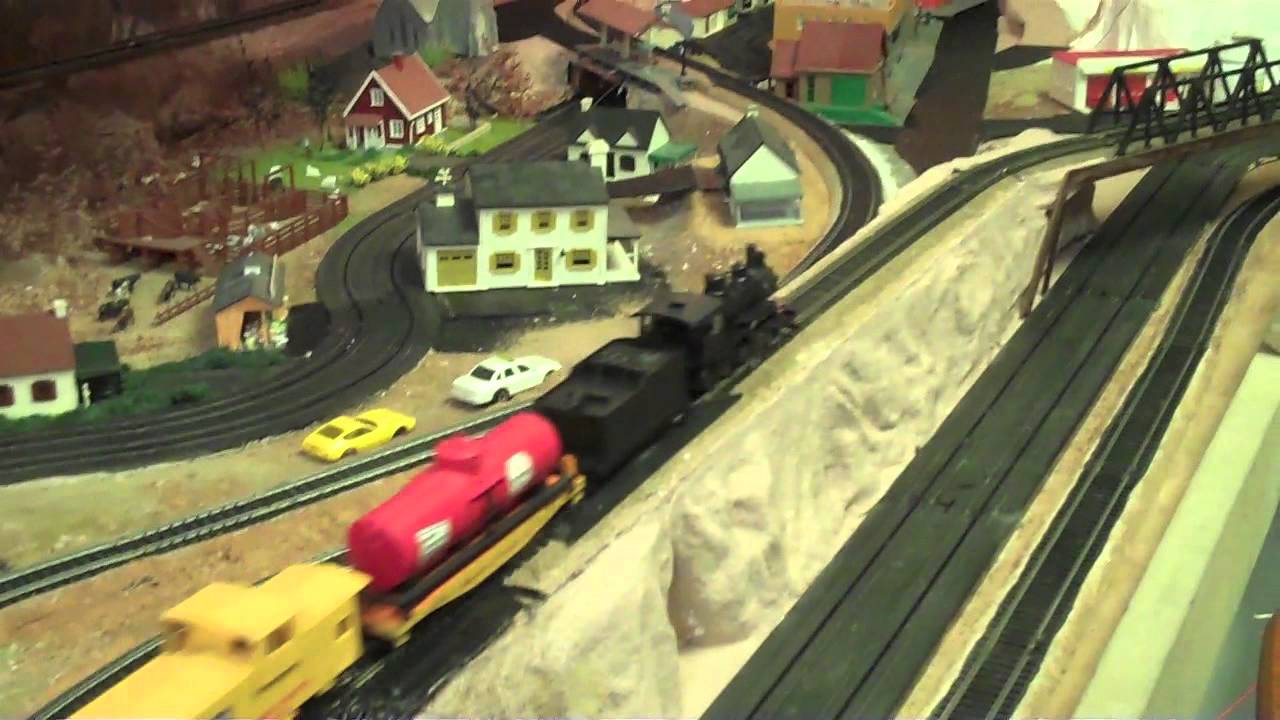 Garage HO Railroad ( With Steam and Diesel engines ) - YouTube