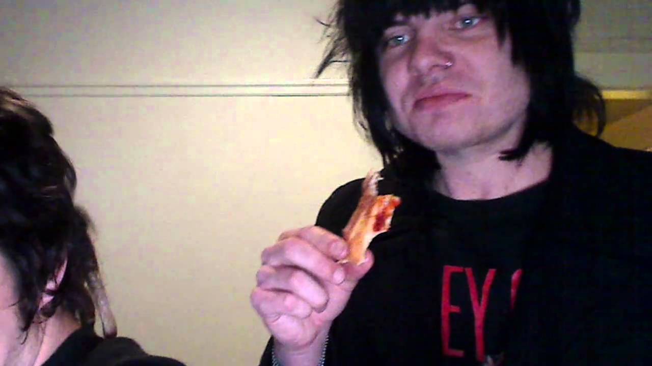 Beer review- Earthquake malt liquor - YouTube