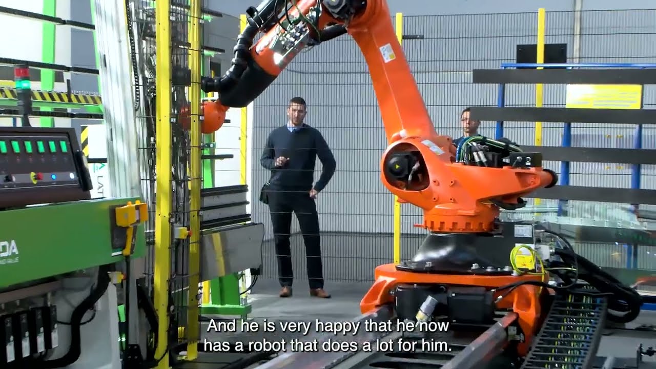 Lattuada & Knittel Glass Robotic line @ Glasstec 2022 - YouTube
