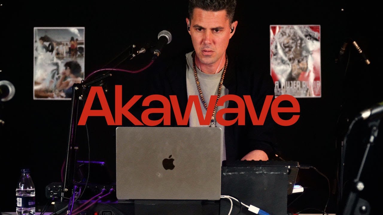Akawave | Live Looping Set | MalaGala Sessions - YouTube