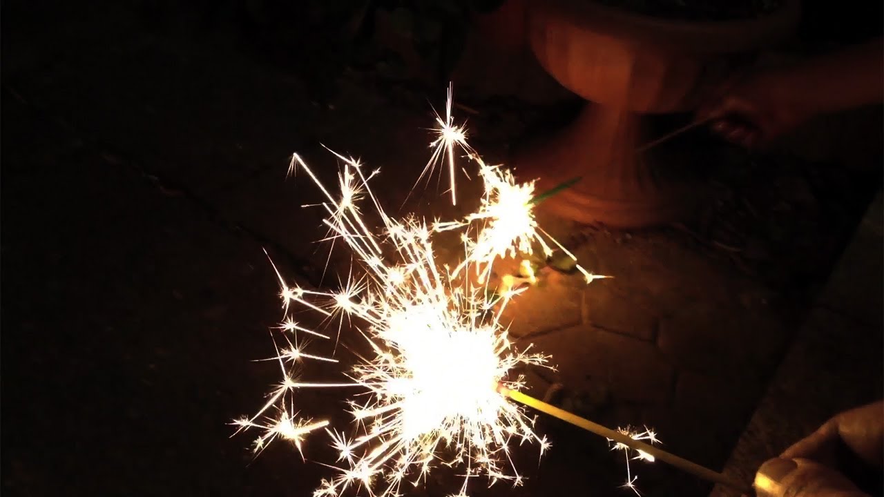 Handheld Fireworks ~Japanese Kids' Summer Activity~ [iPhone 4S/HD ...