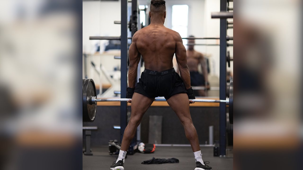 FIRST BULKING LEG DAY - YouTube