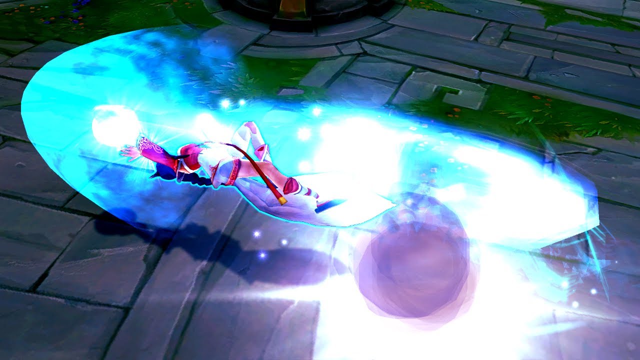 SUPER FAST ULT - Ahri Trick! - YouTube