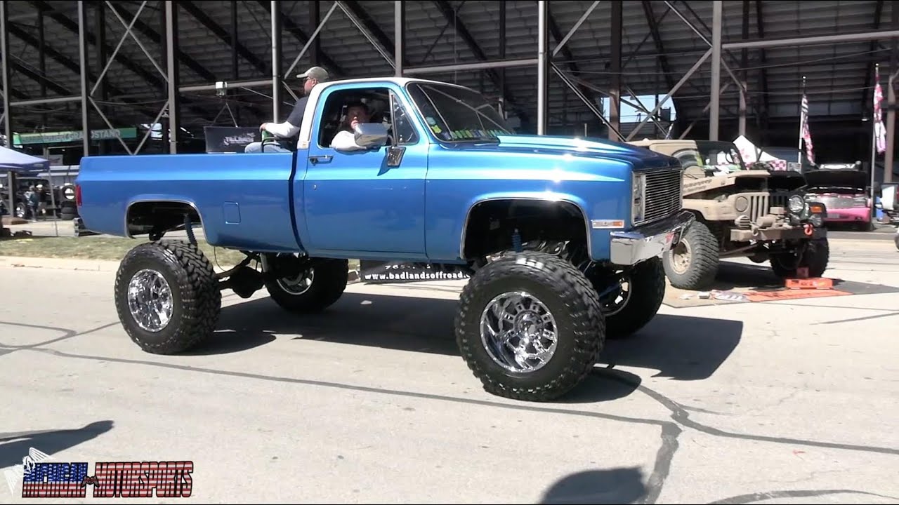 Checking Out A Really Clean Square Body @ 4-Wheel Jamboree - YouTube