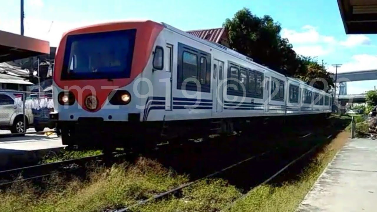 PNR Hyundai Rotem DMUs as Metro North Commuter Shuttle at Sta. Mesa ...
