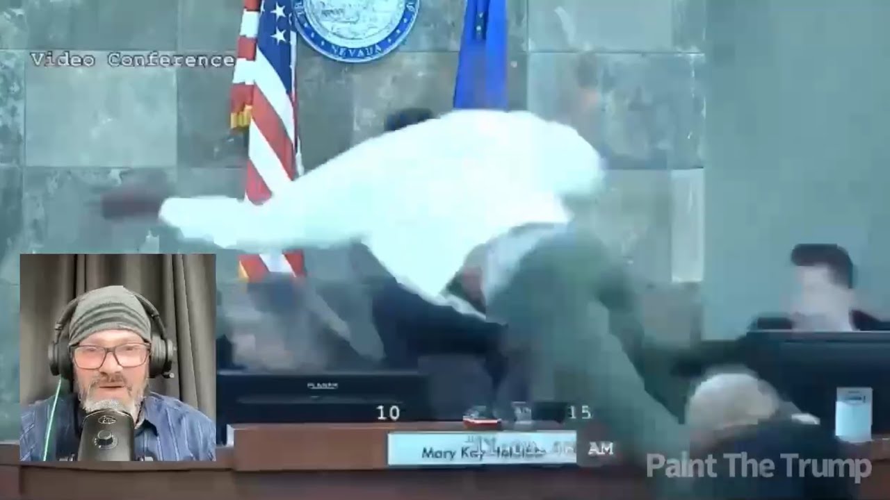 Violent felon attacks Judge in courtroom - YouTube