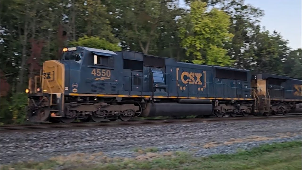 CSX SD70MAC #4550 leading the last I009 ( X009 ) out of New Jersey before Port Strike - YouTube