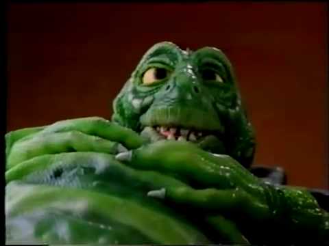 Wagon Wheels commercial - stuffed iguana - YouTube