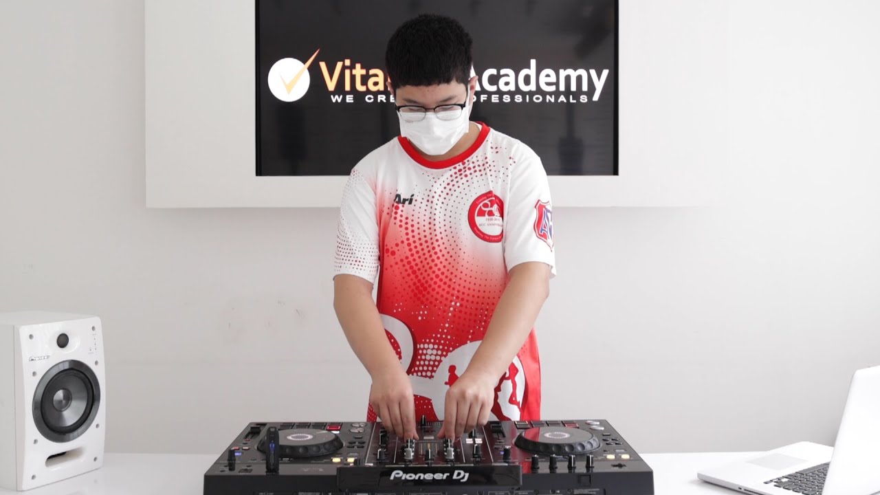 Hard Bass by DJ Horizon (14 Years) - YouTube