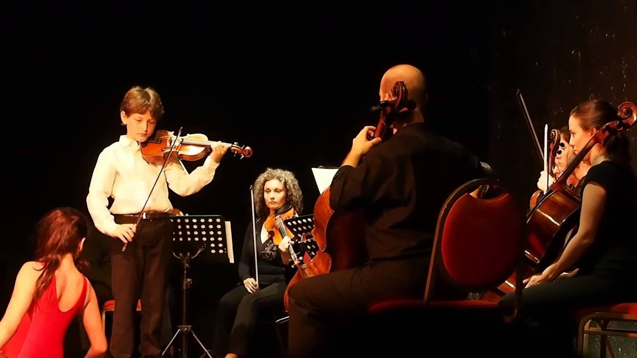 Michael Shaham plays Vivaldi Summer - YouTube