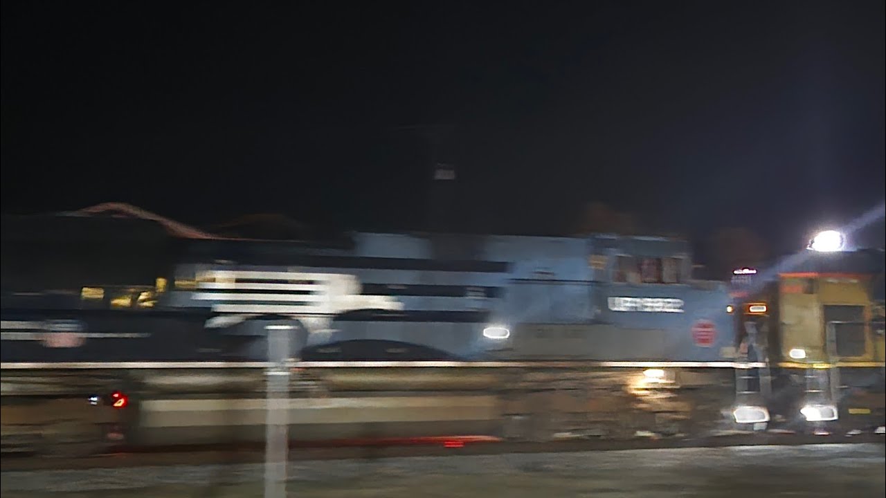 Union Pacific 8993 leads MEGBZB north through Hutto Texas(w/UP 1982)(12 ...