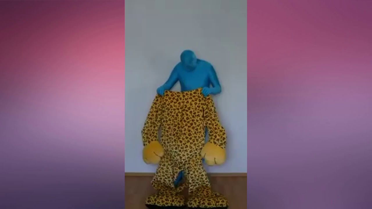 Putting on my own (Mascot) - YouTube