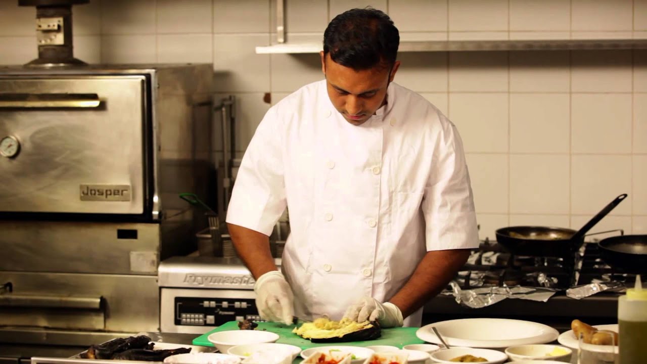 ΕΚΤΟΣ ΟΡΙΩΝ S01E01 "Indian Kitchen" (TV Cooking Show) - YouTube