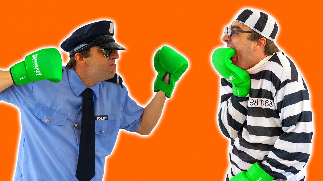 Amelia and thief fitness contest - Funny kids pretend play story - YouTube