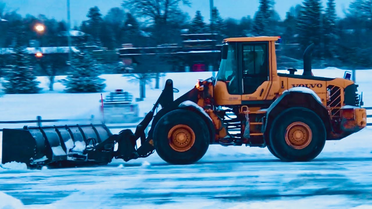Snow Removal Volvo Loader Plowing Snow - YouTube