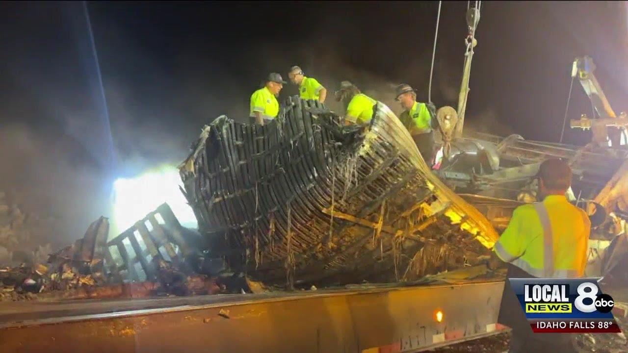 How crews cleaned up burnt trailer on I-15 - YouTube