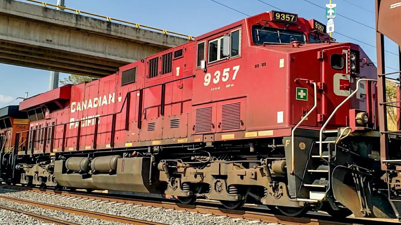 CANADIAN PACIFIC 9357 en México!! | Carrusel BNSF con porras - YouTube