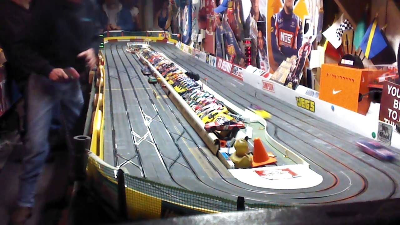 SCX digital short race 420 Speedway - YouTube