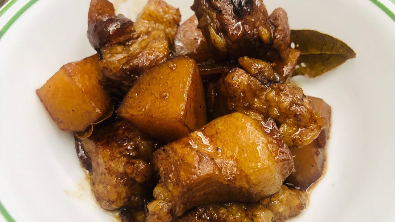 Easy Adobong Pork Recipe! 👌🏼😋 (Pork Recipe) - YouTube