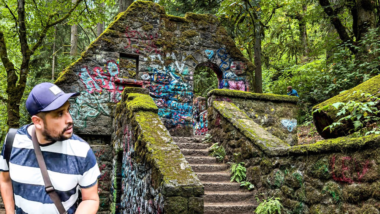 Lower Macleay Trail up to the Witch’s Castle in Lower Macleay Park in ...