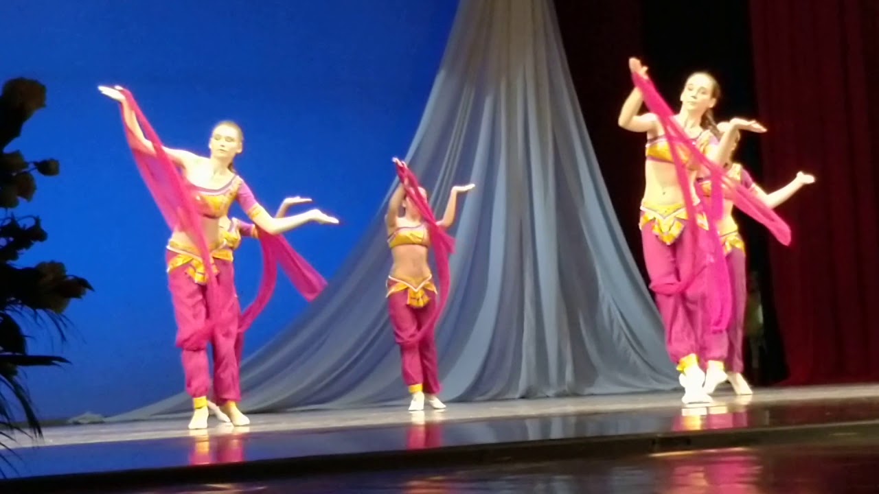 Baiadera -L.Minkus ( Aicha Maria) - YouTube