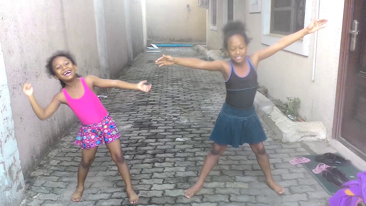 Splits: two girls doing the split - YouTube
