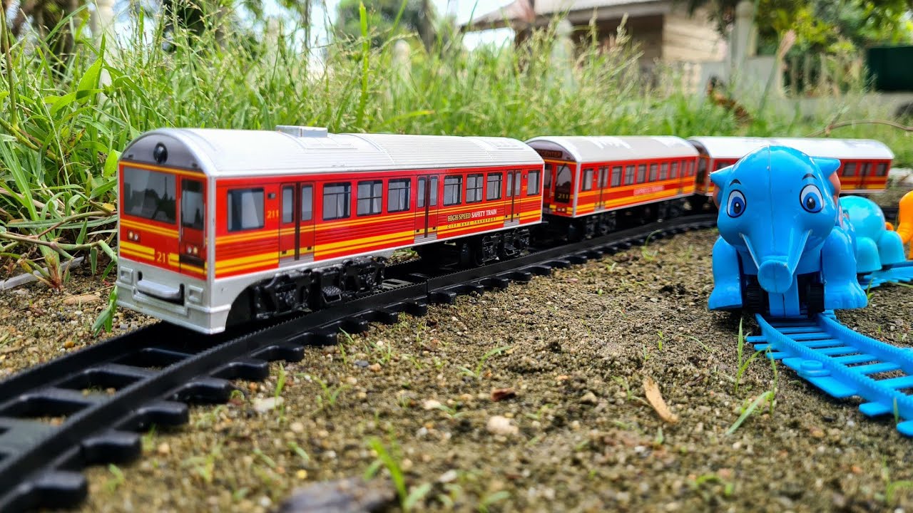 Merakit Mainan Kereta Api City Train Transport, Kereta Api Gajah - YouTube