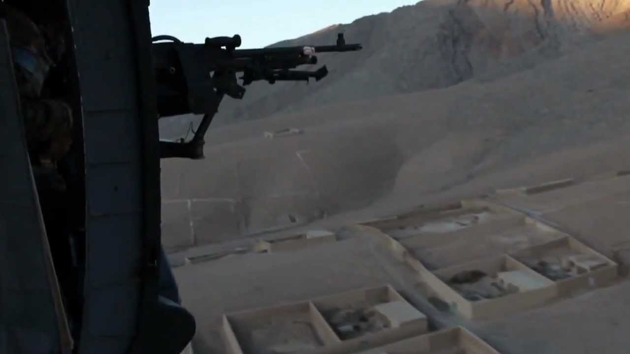 Aussie Soldiers Chopper Into Tarin Kot Base In Afghanistan - Australian ...