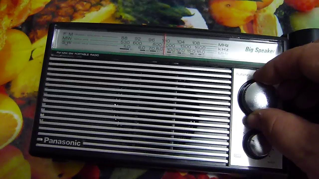 Radio Panasonic RF-562D - Scanning MW(Am) - YouTube