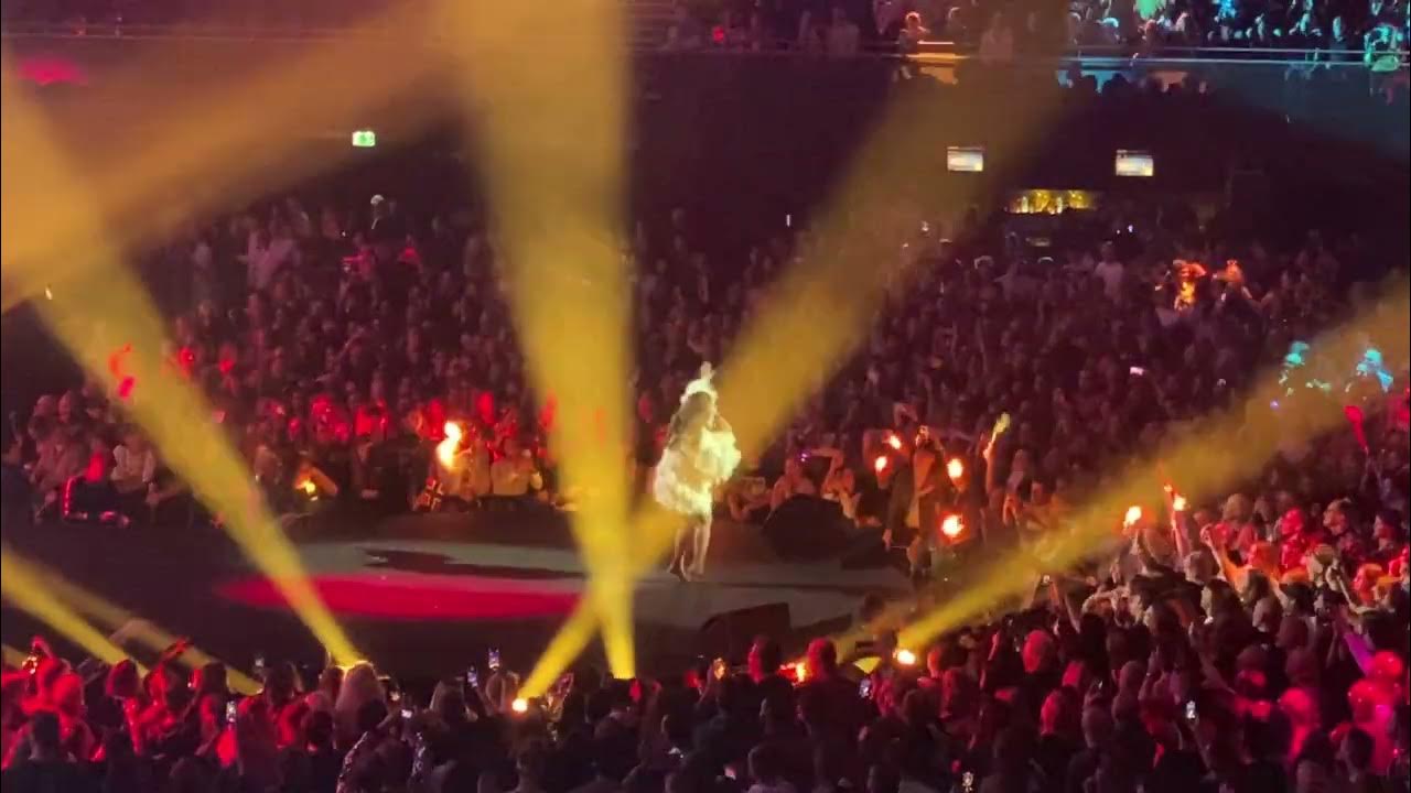 Carola Fångad Av En Stormvind Het Grote Songfestivalfeest 2022