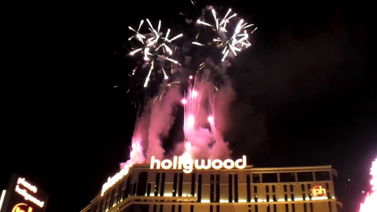 2014 NYE Fireworks Planet Hollywood Las Vegas Strip New Year's Eve 1-1 ...