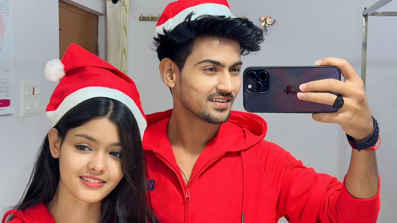 Christmas With Shabnam | Humne Room M Hi Kraya Photoshoot Santa Ban k ...