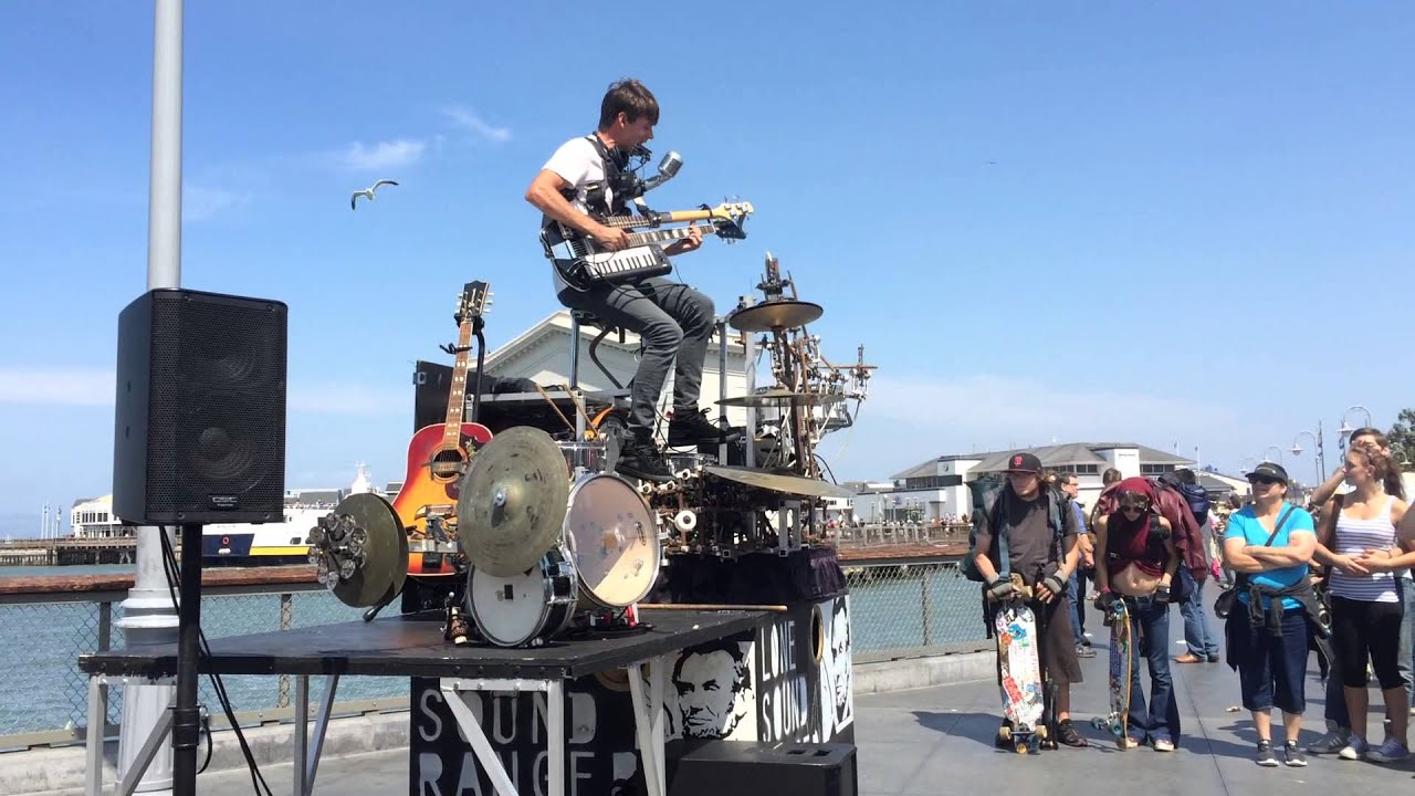 AWESOME STREET PERFORMER | ALL ONE INSTRUMENT!!!!! - YouTube