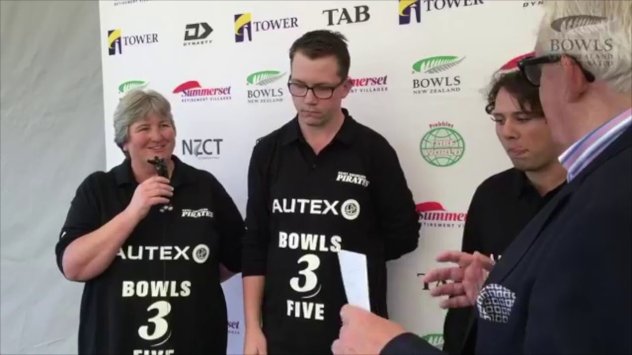Kevin catches up with...Bowls3Five Point Chevalier Pirates - YouTube