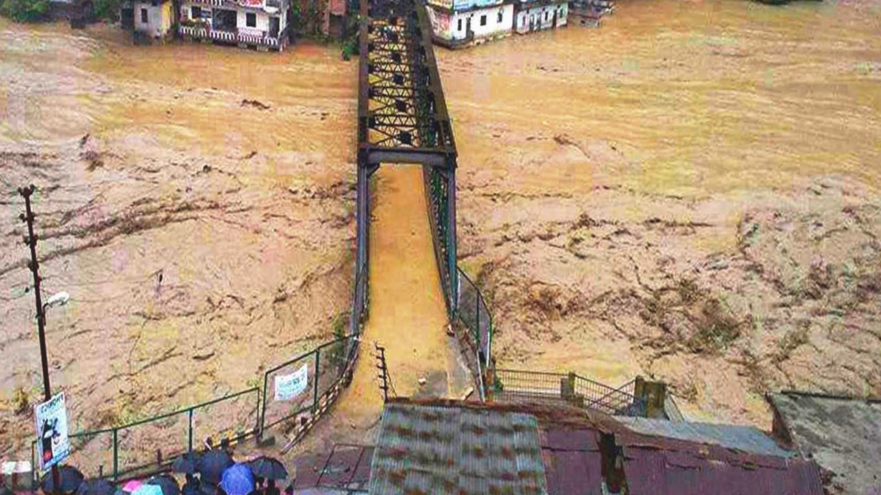 Houses, roads and bridges have been destroyed. Flooding in Vhembe ...