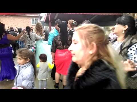 Ferdi ve Denis nisan