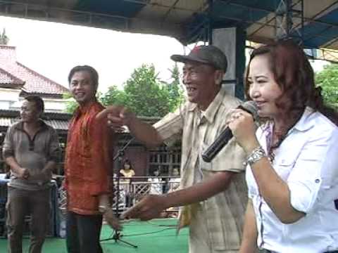 Semar Putih Voc. Minih Sulastri - YouTube