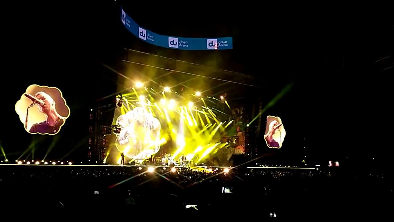 Yellow - Live at Coldplay Concert, NYE 2016 - YouTube