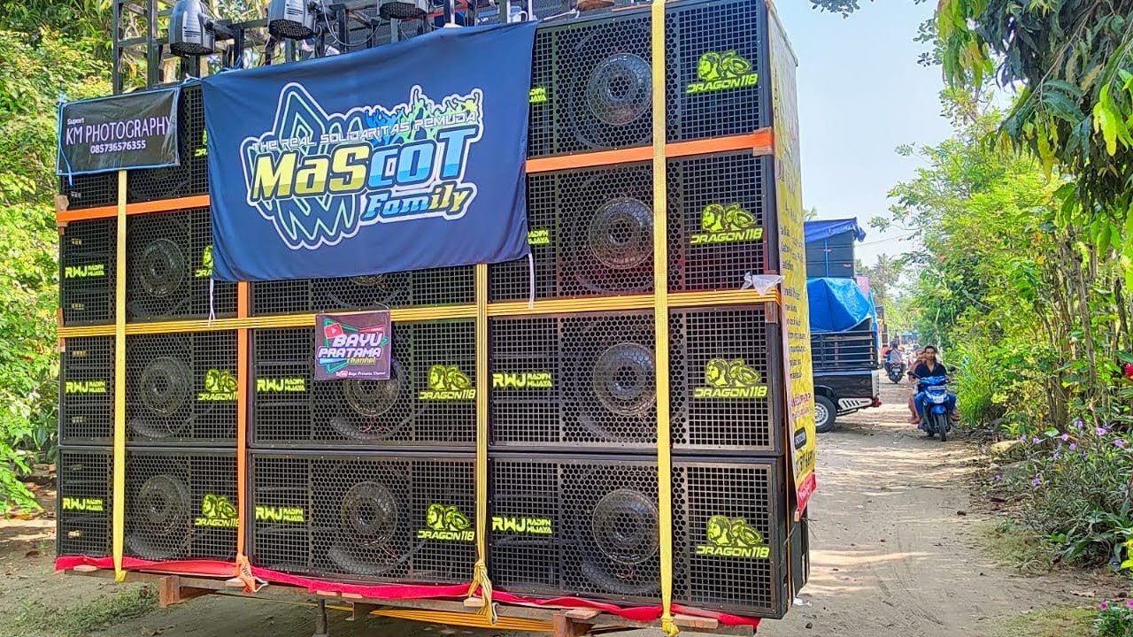 Sound system karnaval sidorejo ponggok blitar - YouTube