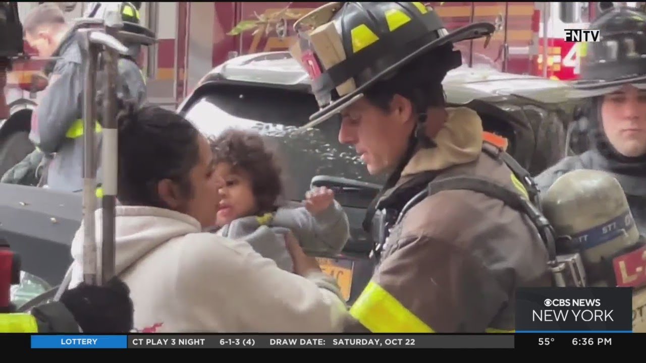 Firefighters rescue mother, daughter from Bronx building blaze - YouTube