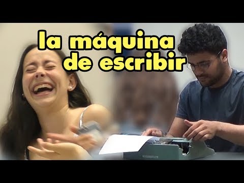 Máquina de escribir en la biblio || Broma cámara oculta