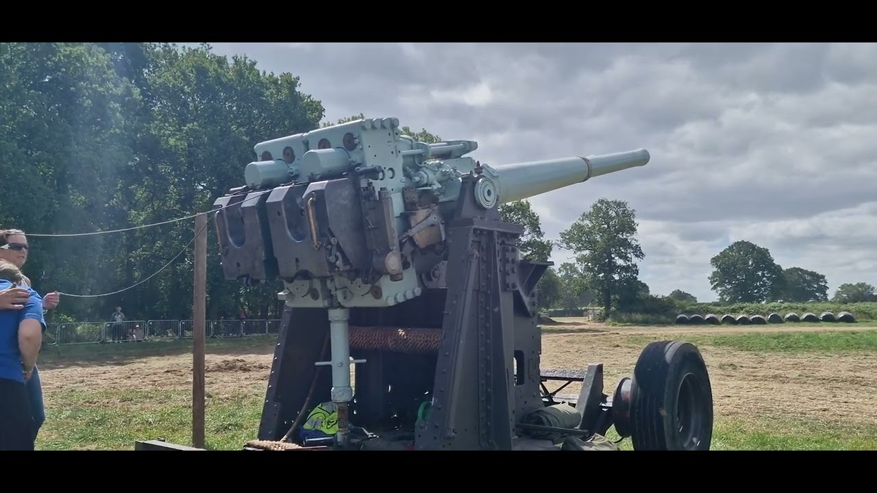 capel military fair 2023 naval guns firing. - YouTube
