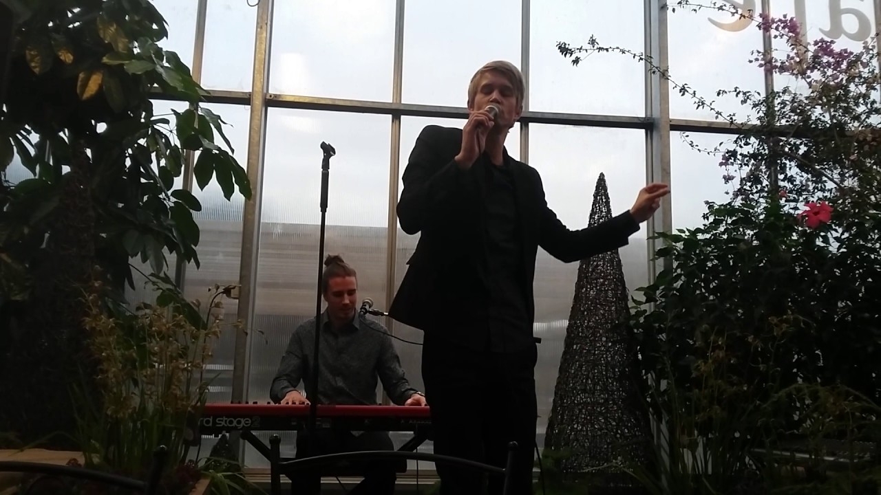 Erik Linder - Clapeu Claque @ Ösmo - YouTube