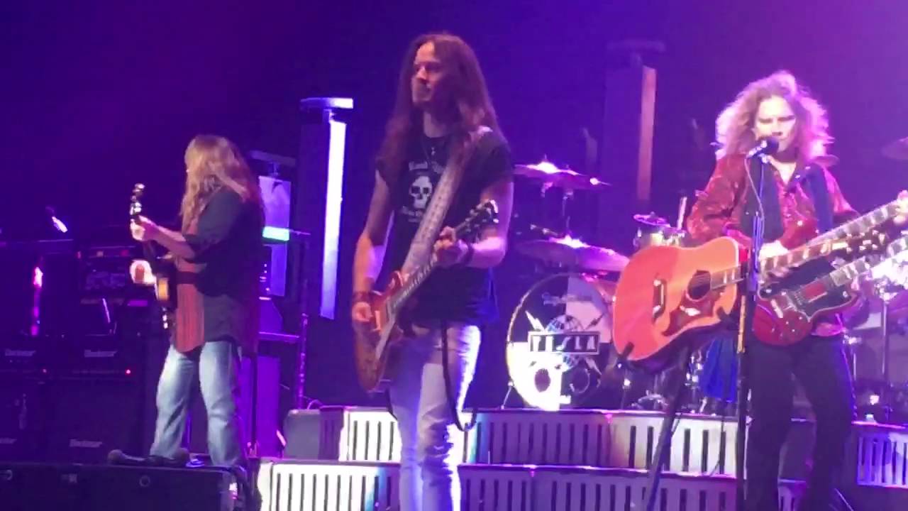 Tesla - "Love Song" - LIVE - YouTube