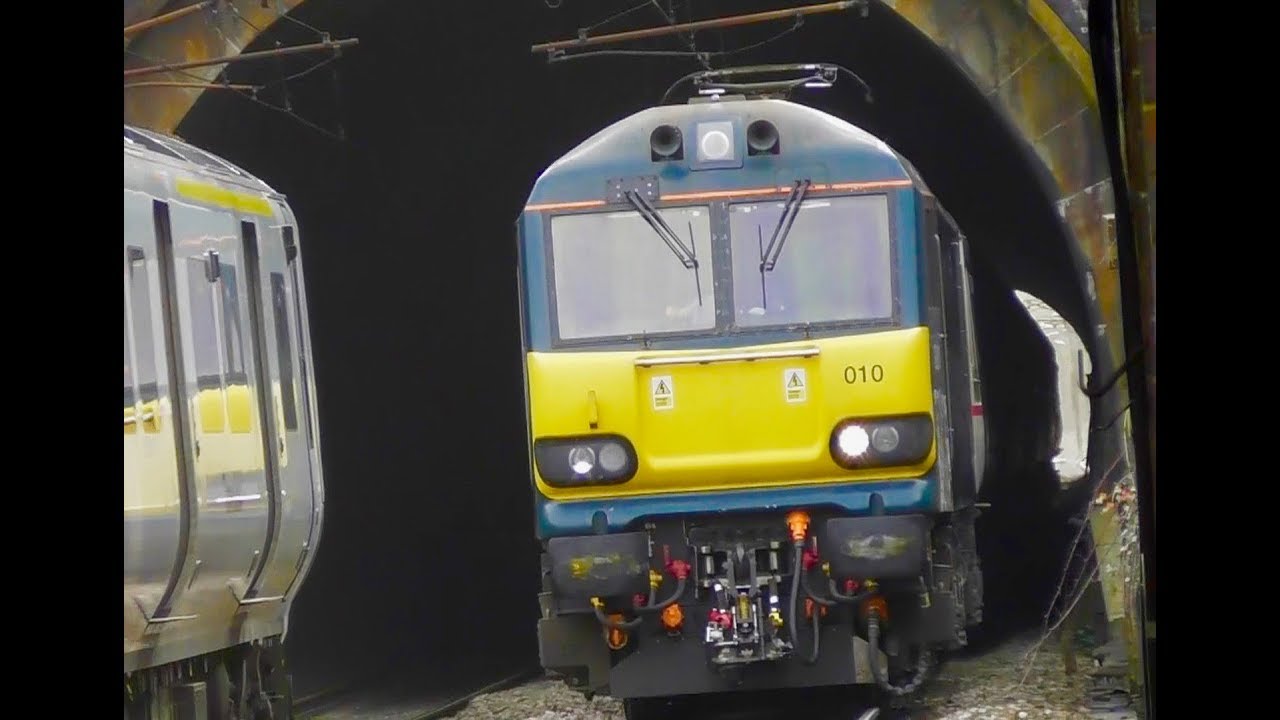 Caledonian Sleeper Class 92 - 92010 At Hadley Wood & Colas Rail 37099 ...