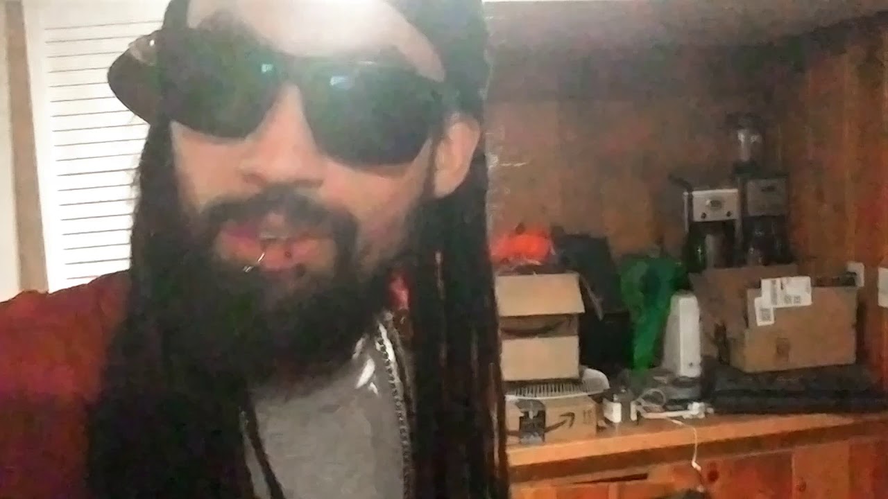 Dezlooca is giving away free CDs - YouTube