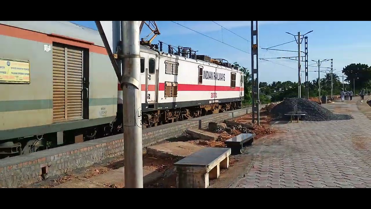 PALLAVAN SF EXPRESS THUNDERING TRACKS AT UTHTAMAR KOVIL - YouTube