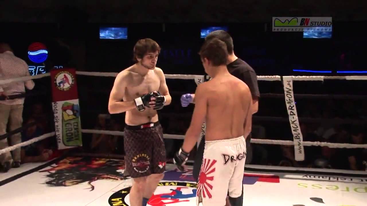 Quick Headkick Knockout - YouTube