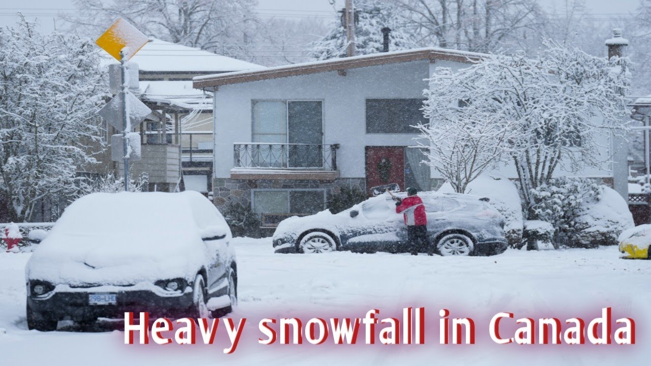 Canada Vlog | 2025 First Snowfall in Vancouver BC Canada - Walk in ...